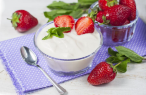Iaurt făcut în casă - Rețetă simplă și delicioasă pentru un iaurt mai ...
