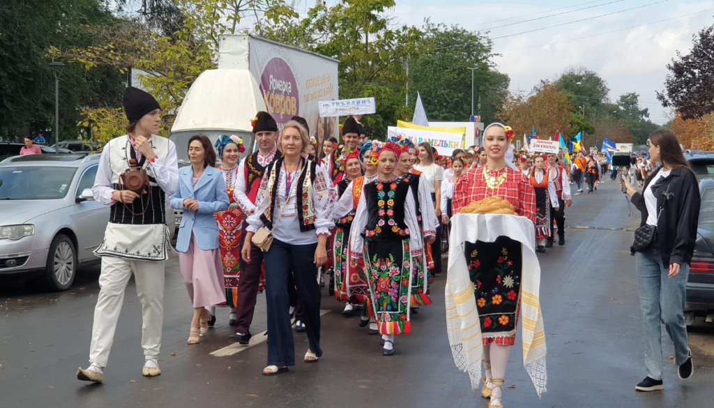 Etniile din Republica Moldova s-au unit la Taraclia la Festivalul „Etno Fest 2024” - sinteza.org